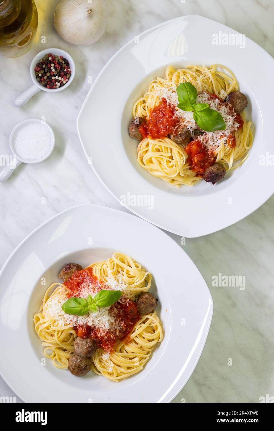 Spaghetti italian meat balls hi-res stock photography and images - Alamy