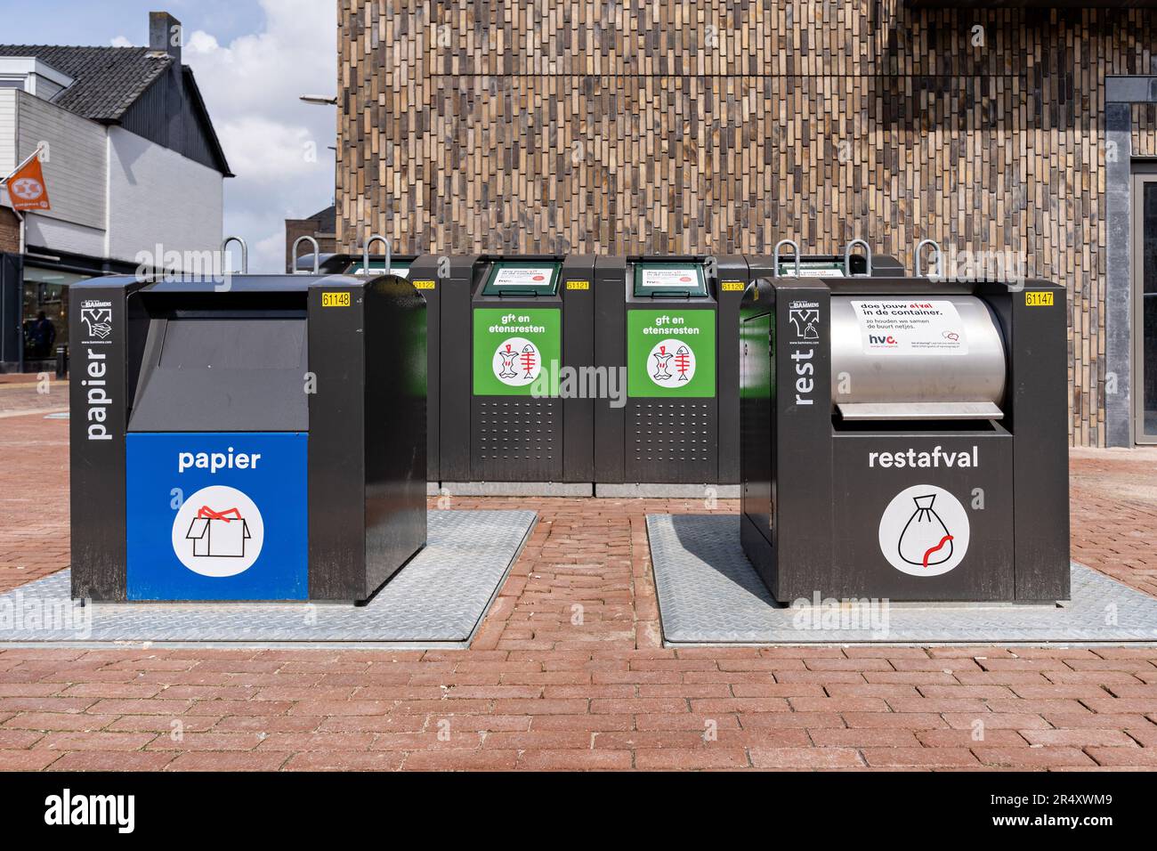 Dumpster storage area hi-res stock photography and images - Alamy