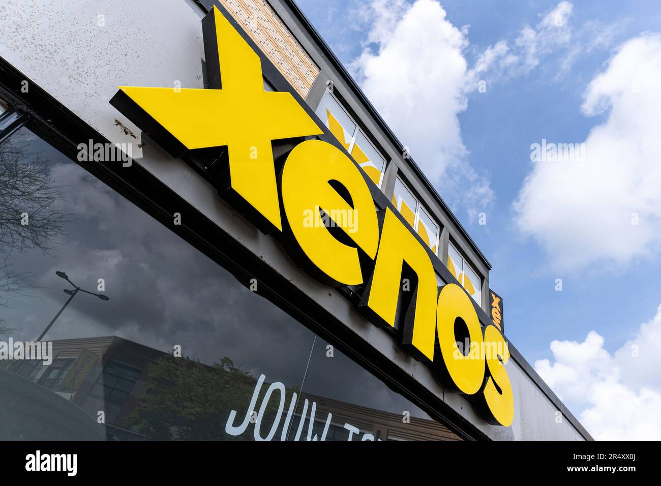 Xenos hi-res stock photography and images - Alamy