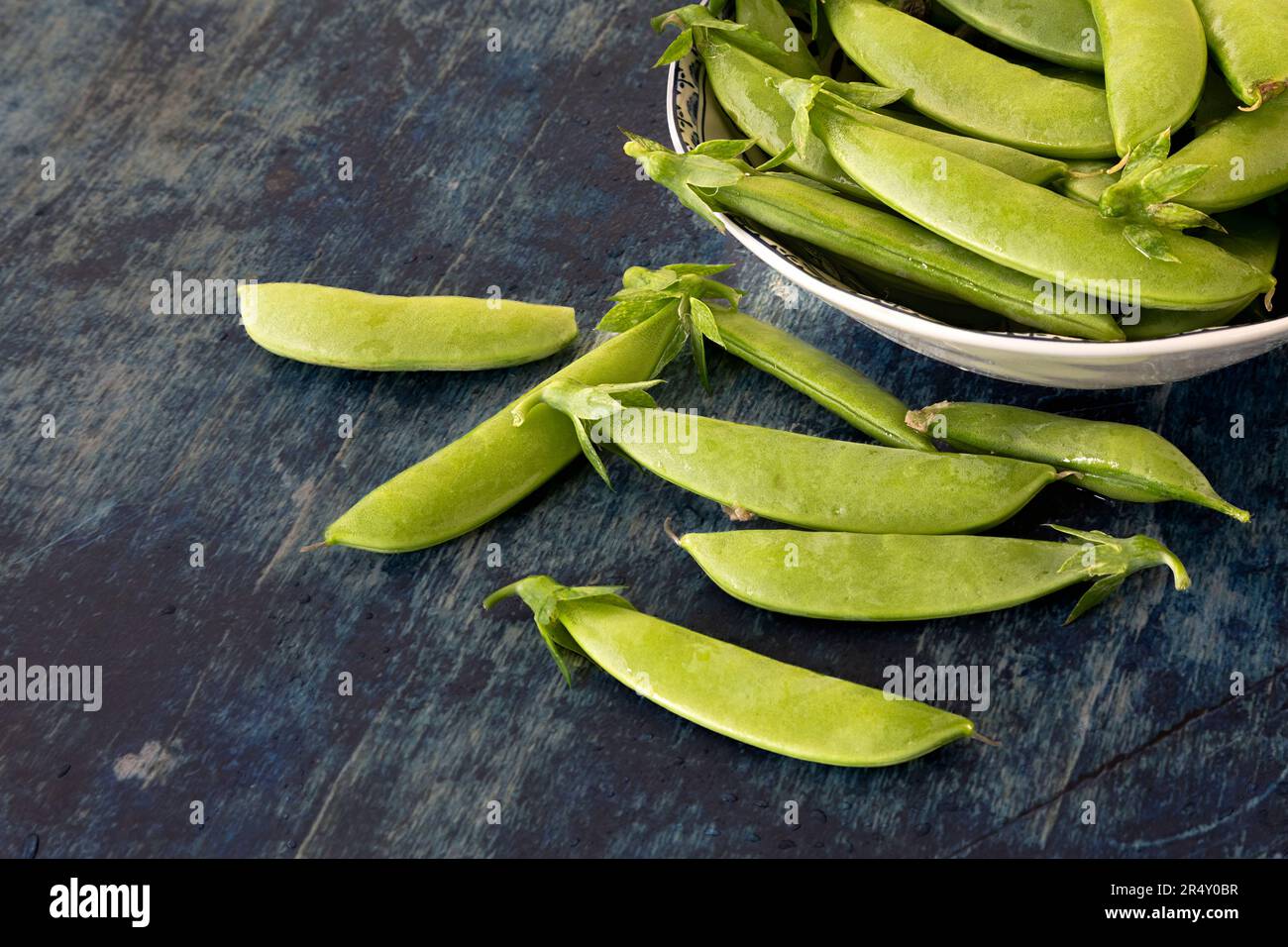 Fresh green snap peas from the garden Stock Photo - Alamy