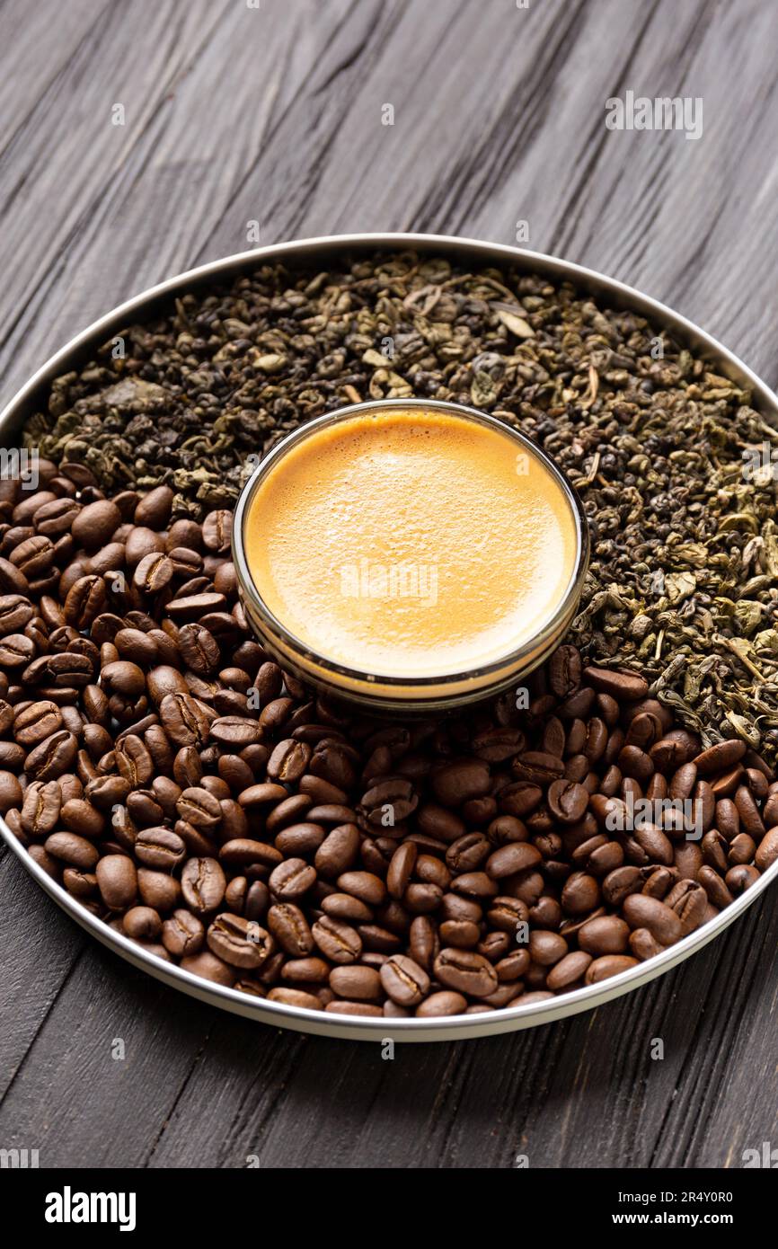 Roasted tea leaves hi-res stock photography and images - Alamy