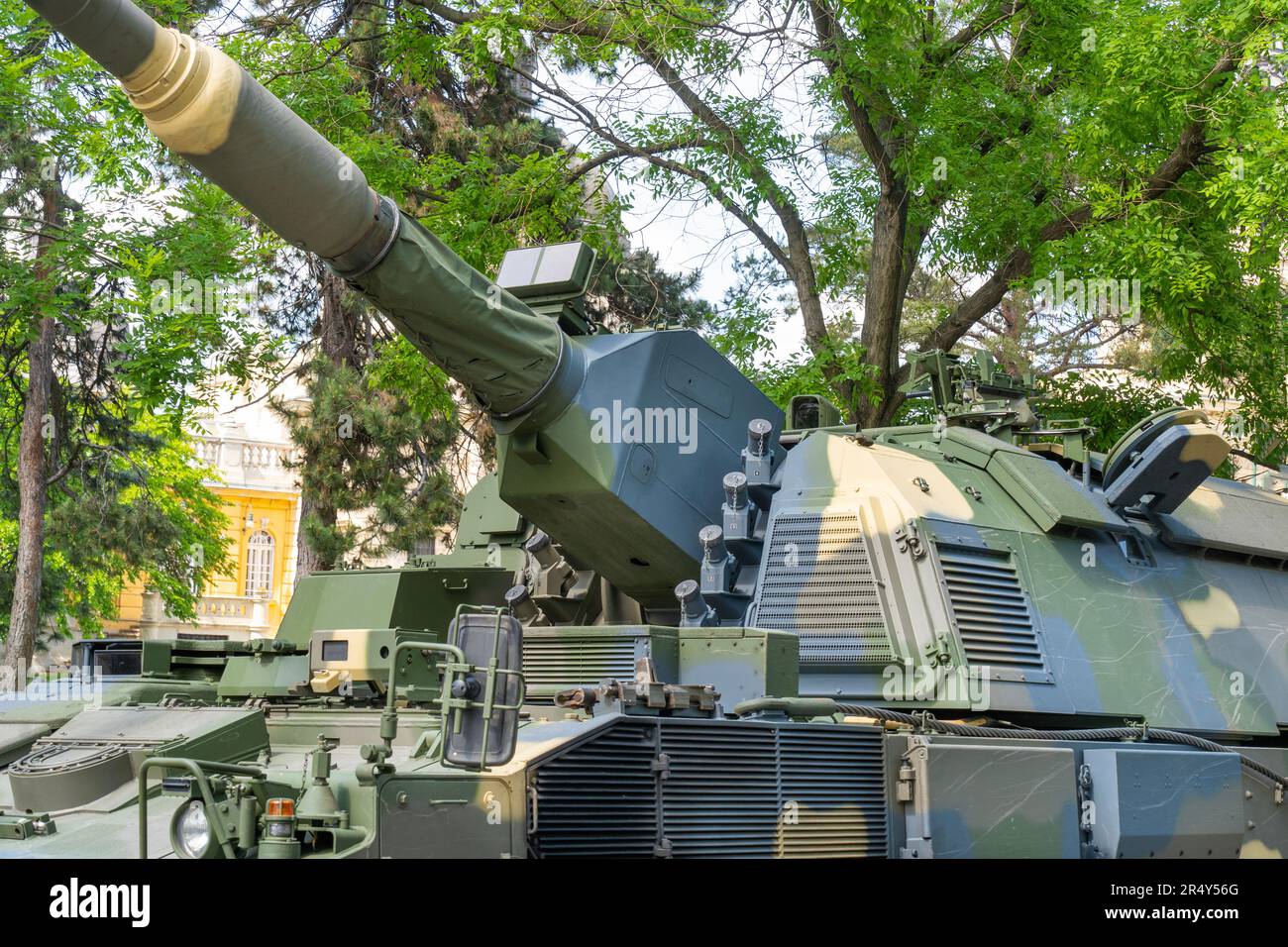 Panzerhaubitze 2000 (PzH 2000) armored howitzer, german 155 mm self-propelled howitzer developed ...