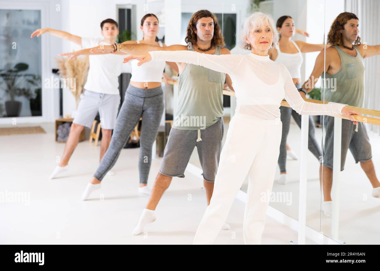 Elderly dancing ballet hi-res stock photography and images - Alamy