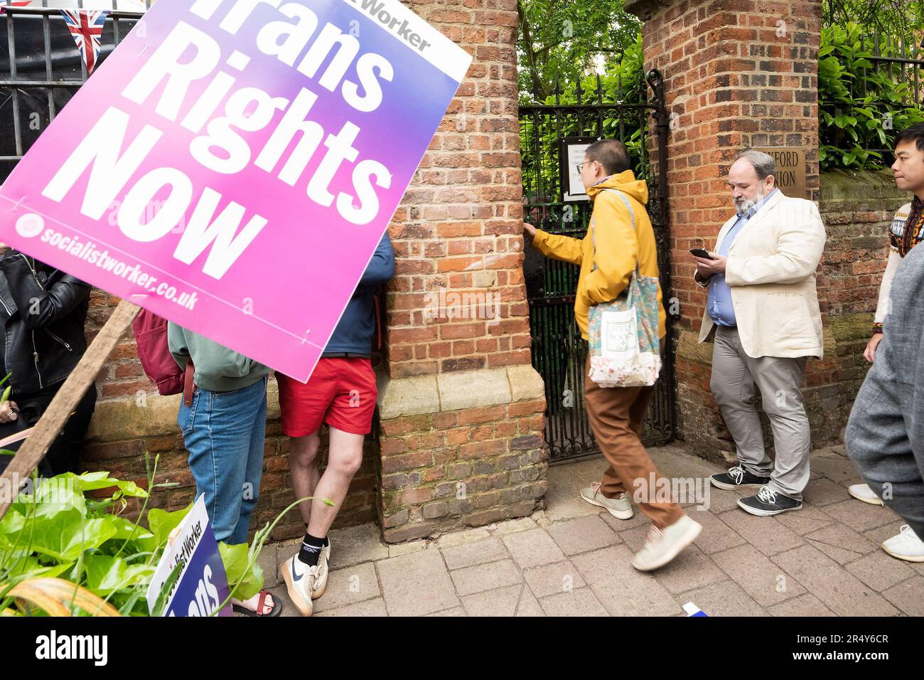 Oxford union debate hi-res stock photography and images - Alamy