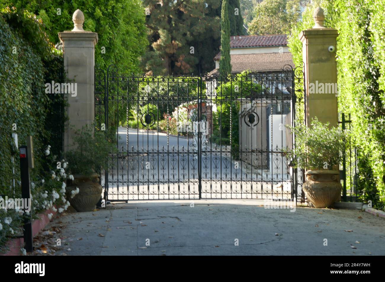 Beverly Hills, California, USA 27th May 2023 Musician Ringo Starr and ...