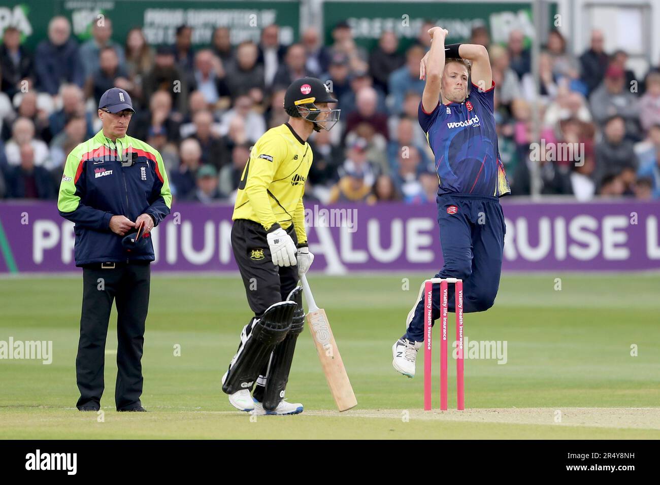 Ben Allison in bowling action for Essex during Essex Eagles vs ...