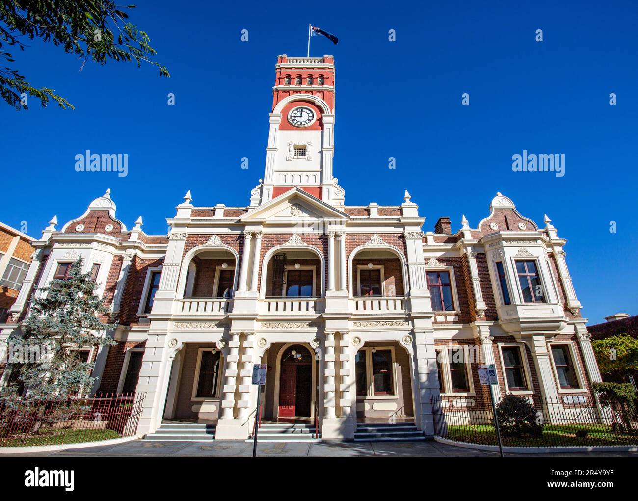 The Toowoomba City Hall, a two-storeyed masonry building, was built in ...