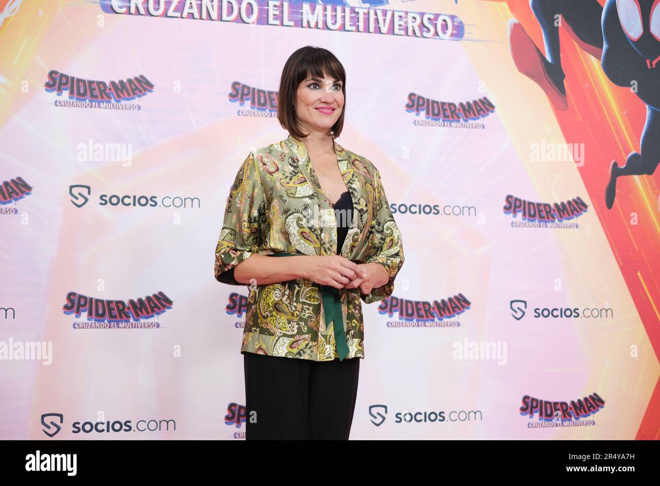 Cruzando el multiverso hi-res stock photography and images - Alamy