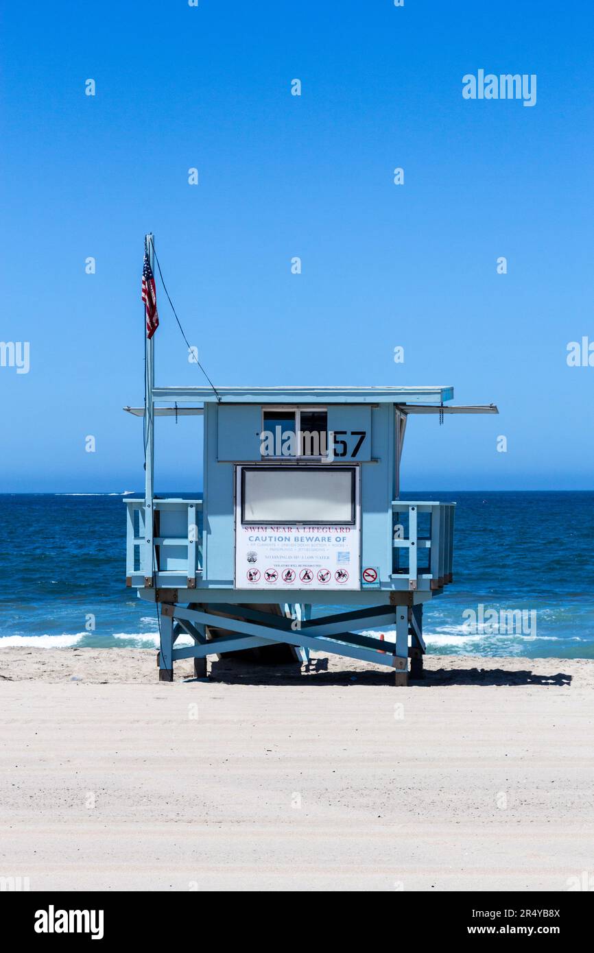 Empty beach hut hi-res stock photography and images - Alamy