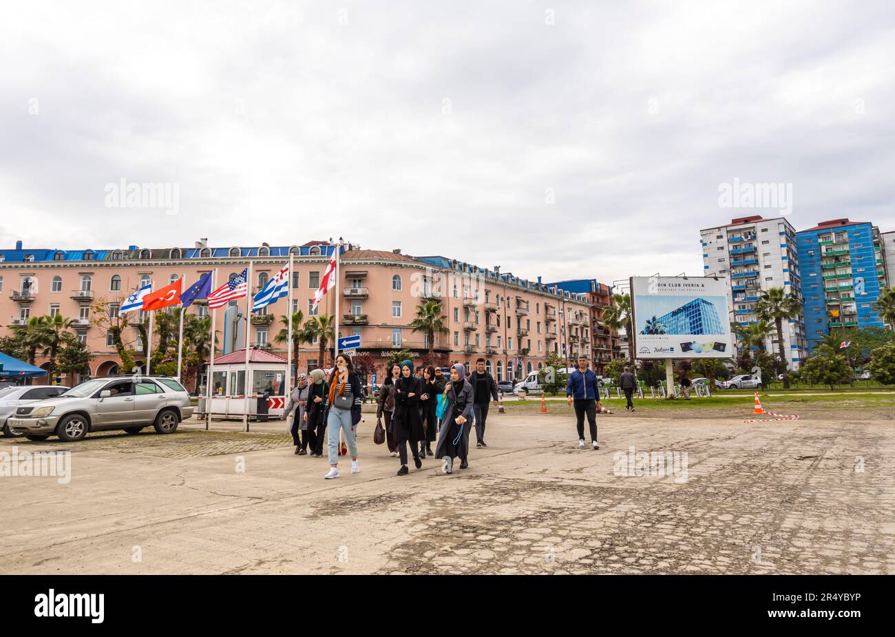 Group muslim women in hijab hi-res stock photography and images - Alamy