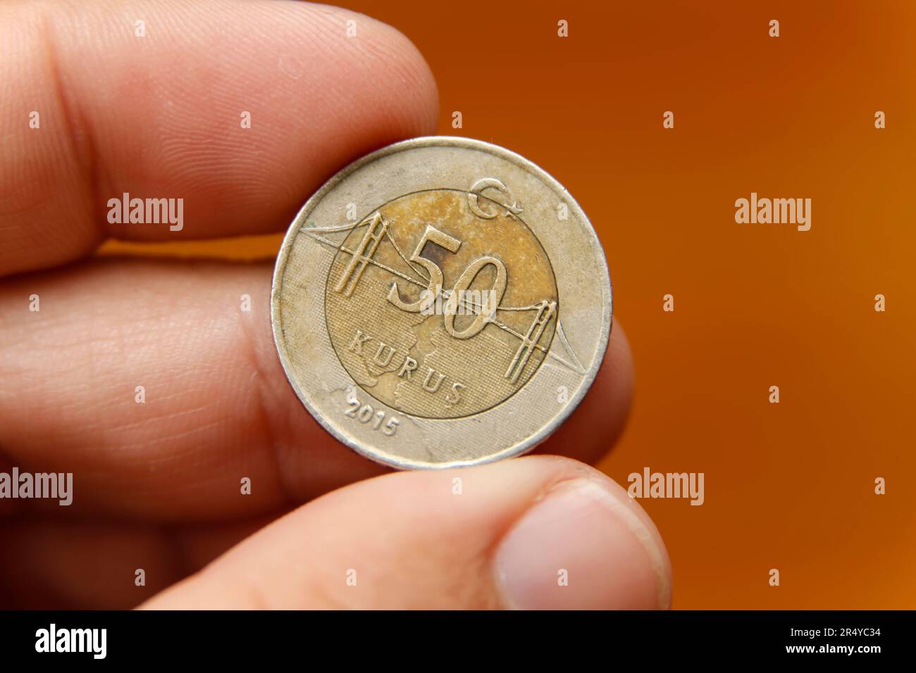 turkey fifty kurus coin between fingers - turkish coin lira Stock Photo ...