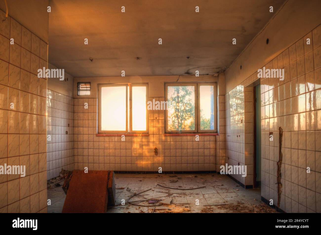 Old ruined building. Destroyed room in an old abandoned house Stock ...