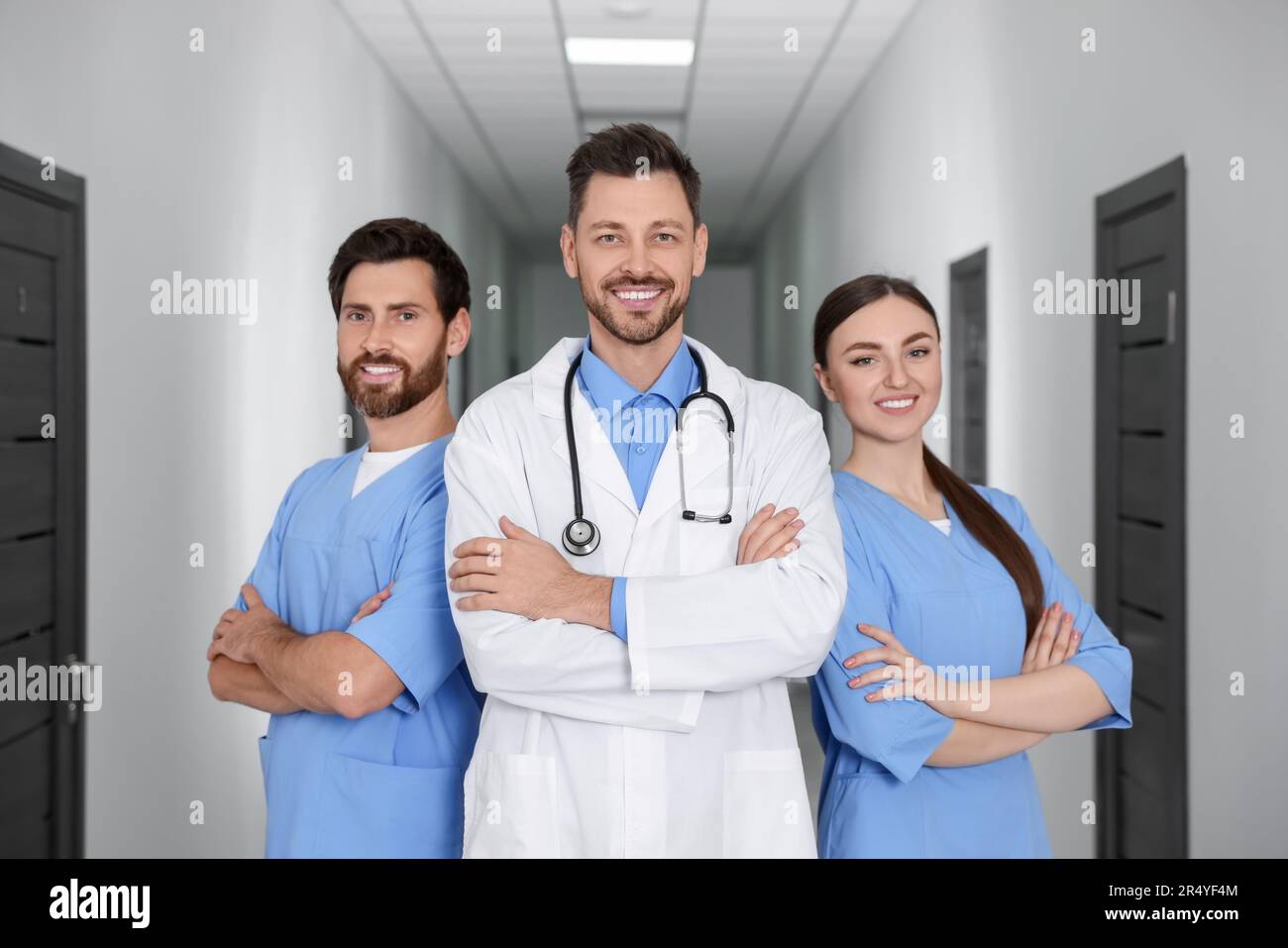 Doctors in clinic hi-res stock photography and images - Alamy