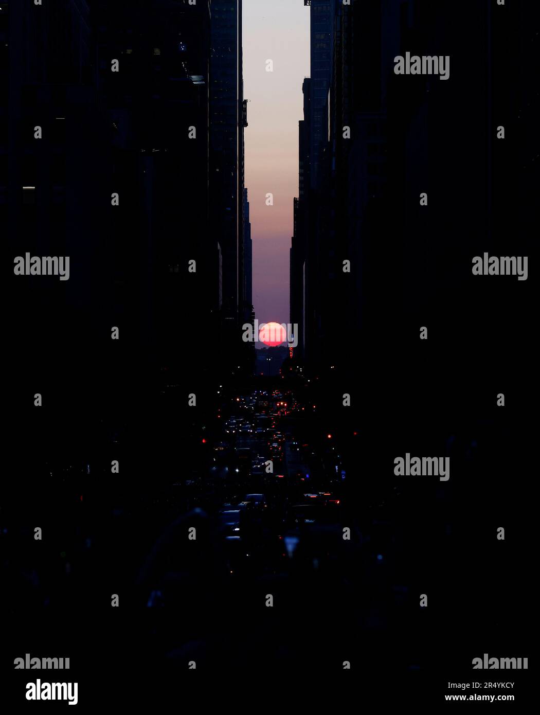 Aligns hi-res stock photography and images - Alamy