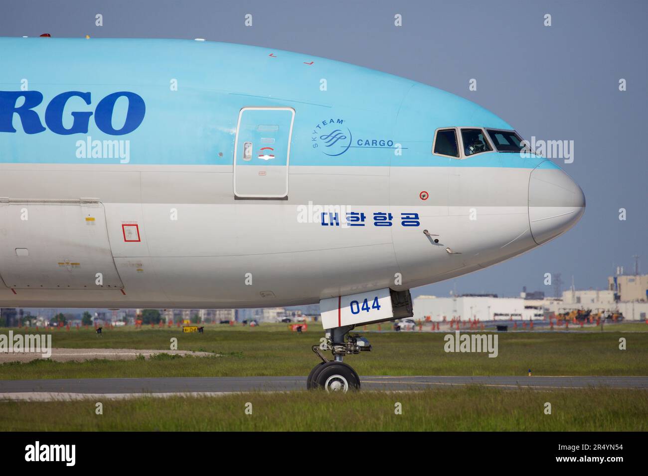 Korean Air Cargo 777 at Pearson Airport, Toronto Stock Photo - Alamy