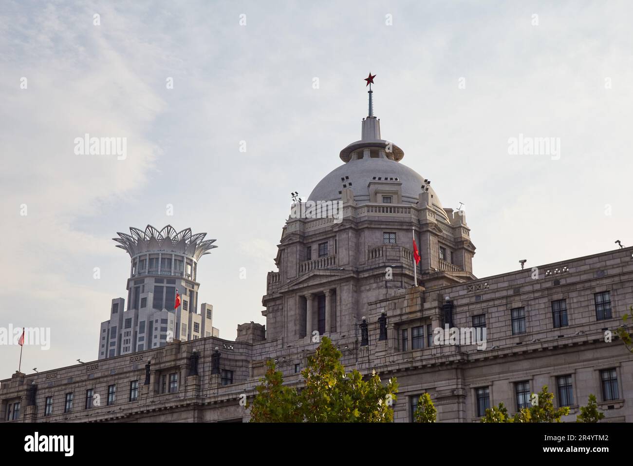 The Bund, Shanghai's waterfront district along the Huangpu River, known ...