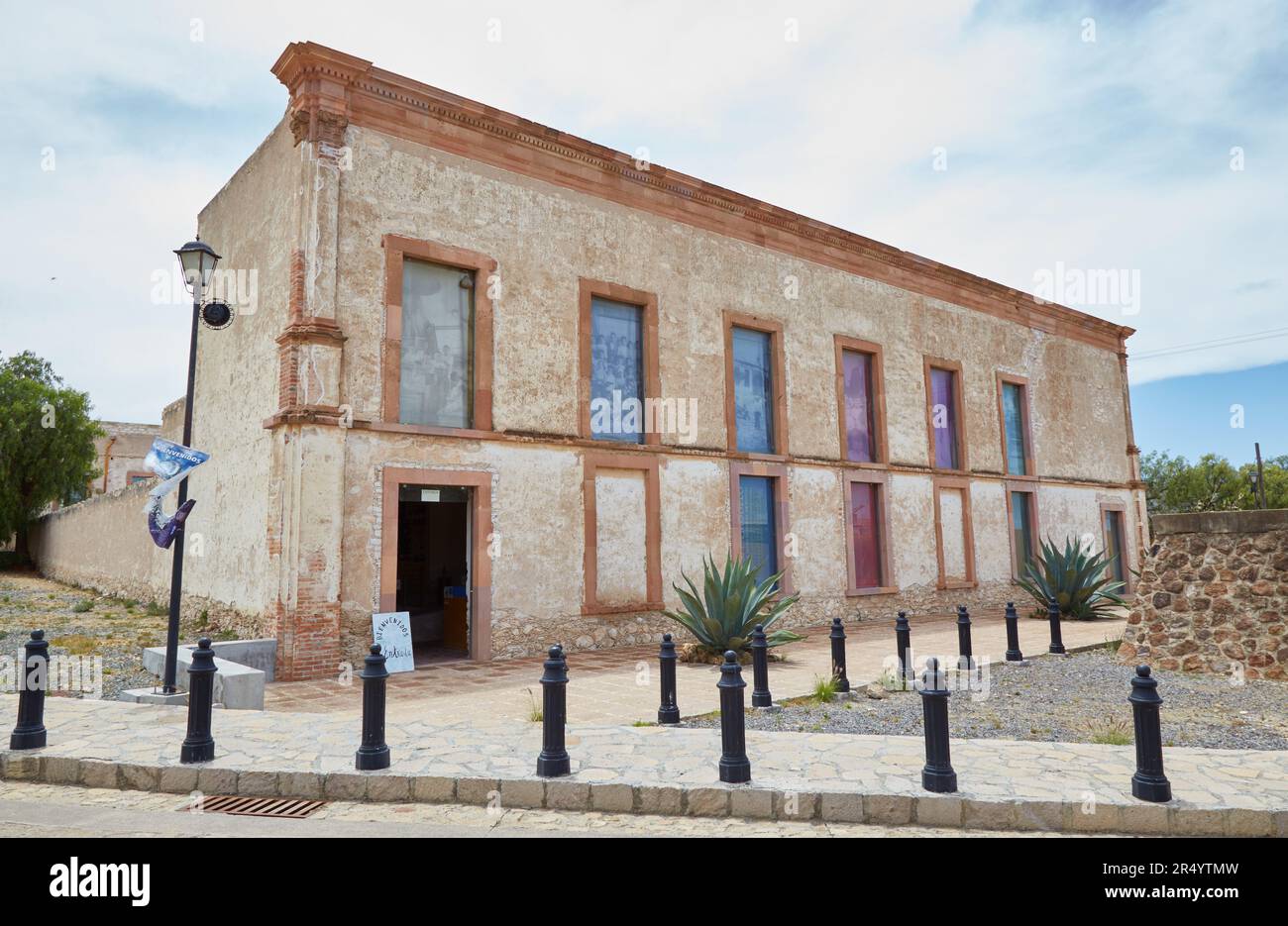 The unique ghost town of Mineral de Pozos, Guanajuato, was once a ...
