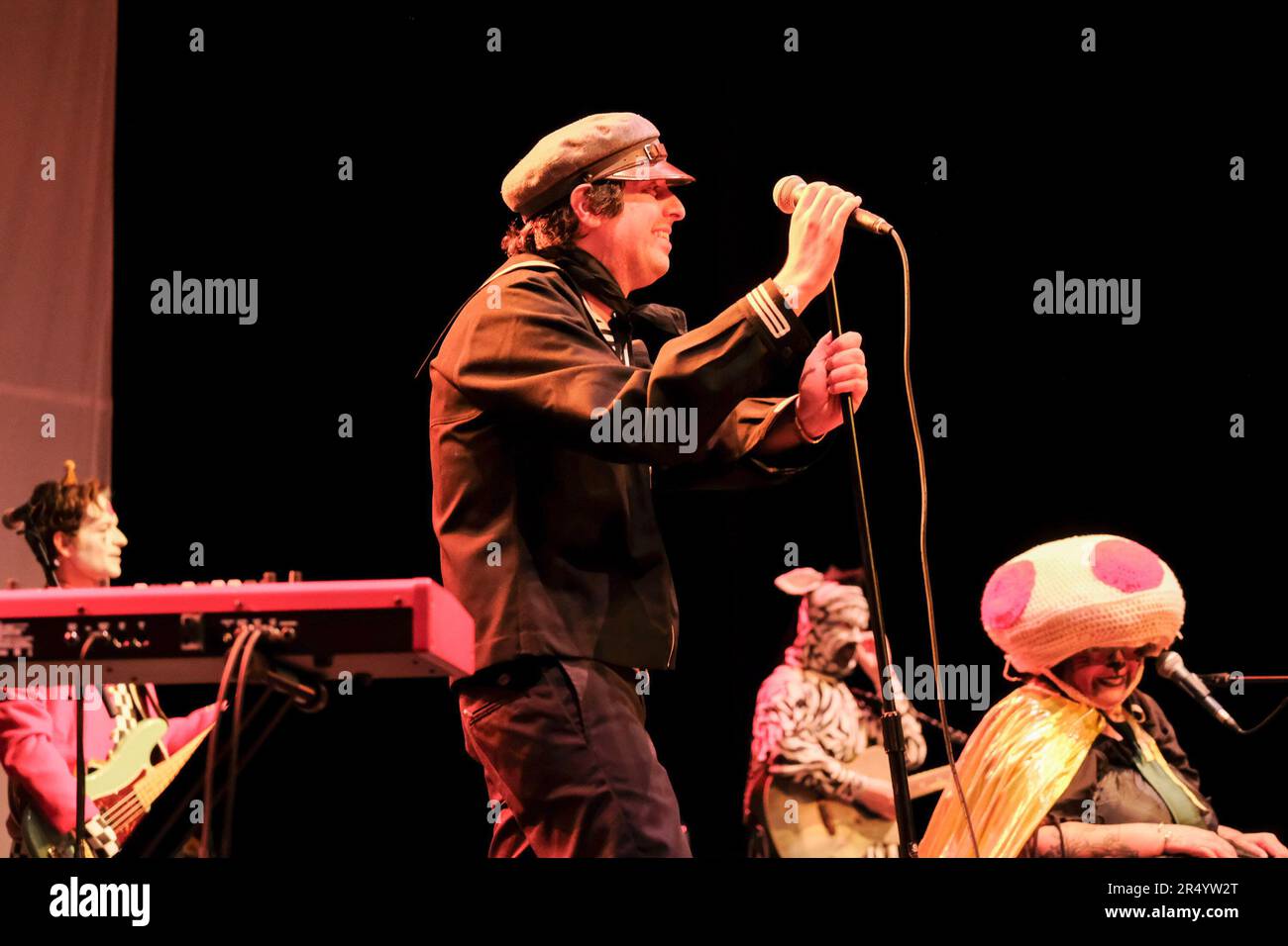 London, UK. 29th May, 2023. l-r bass player Steve Mertens, American ...