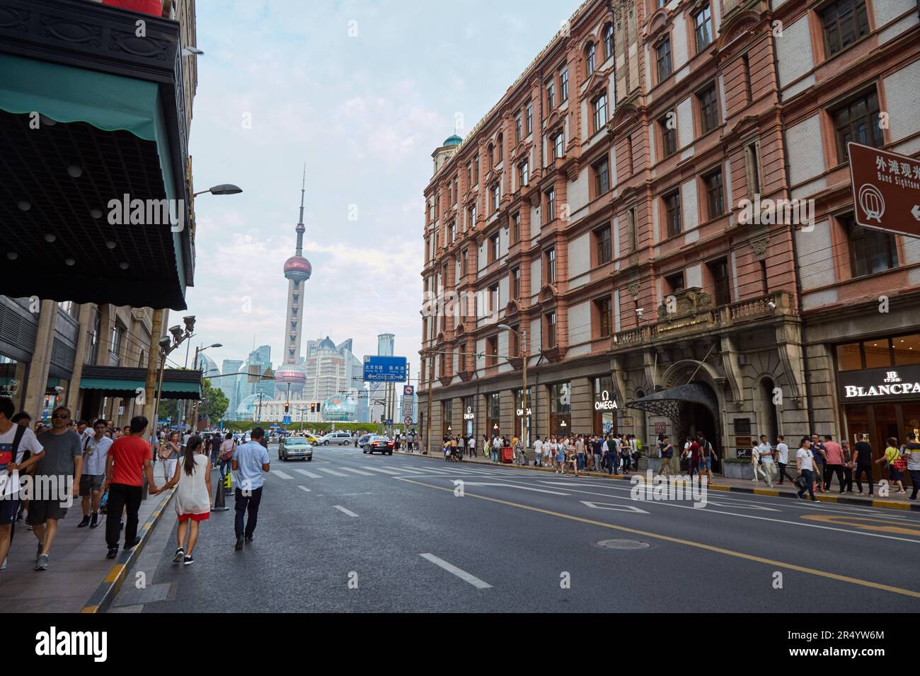 The Bund, Shanghai's waterfront district along the Huangpu River, known ...