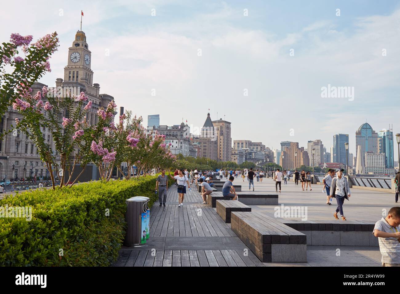 The Bund, Shanghai's waterfront district along the Huangpu River, known ...