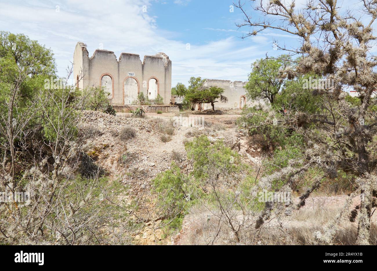 The unique ghost town of Mineral de Pozos, Guanajuato, was once a ...