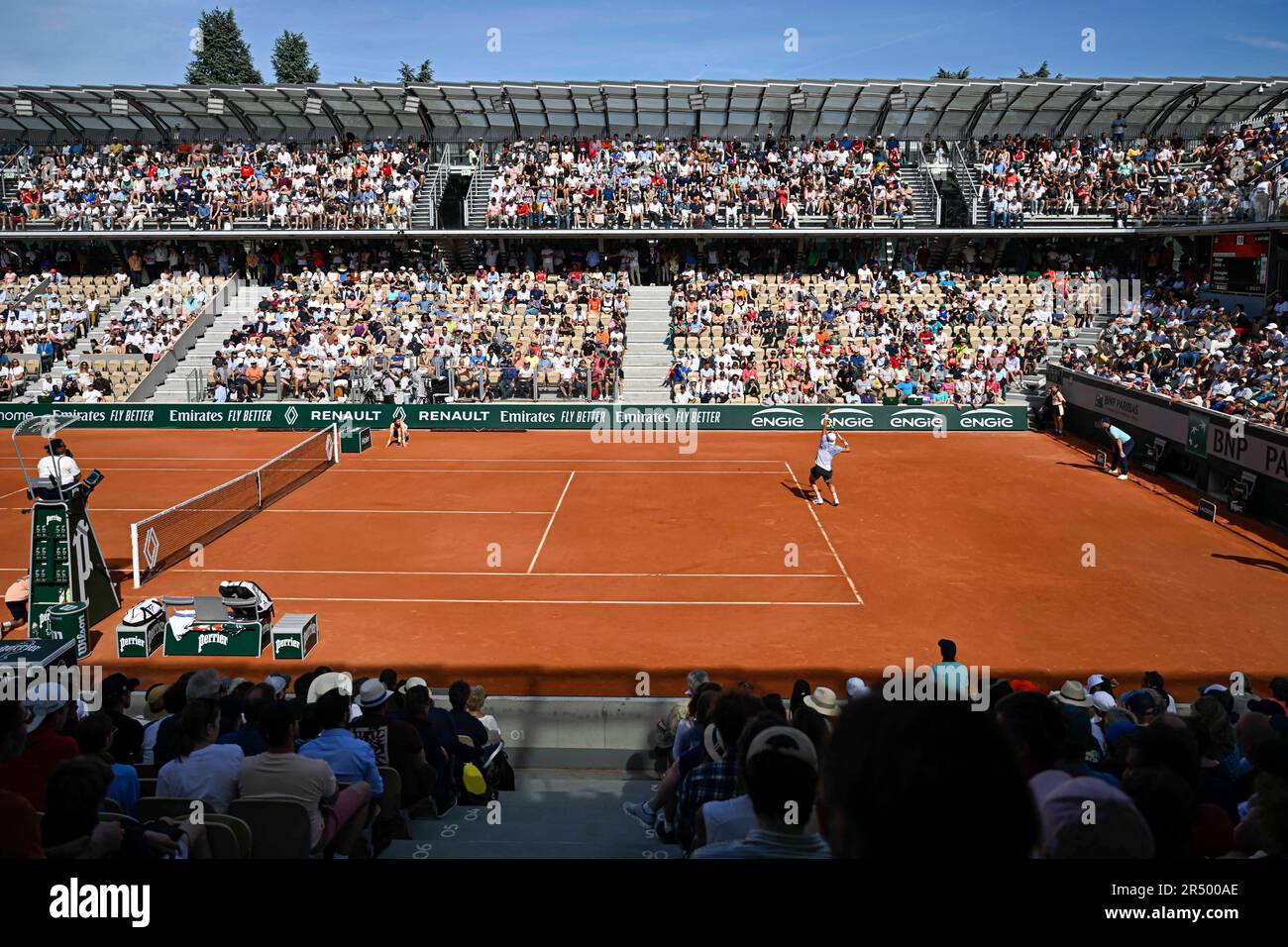 Paris french open stadium crowd hi-res stock photography and images - Alamy