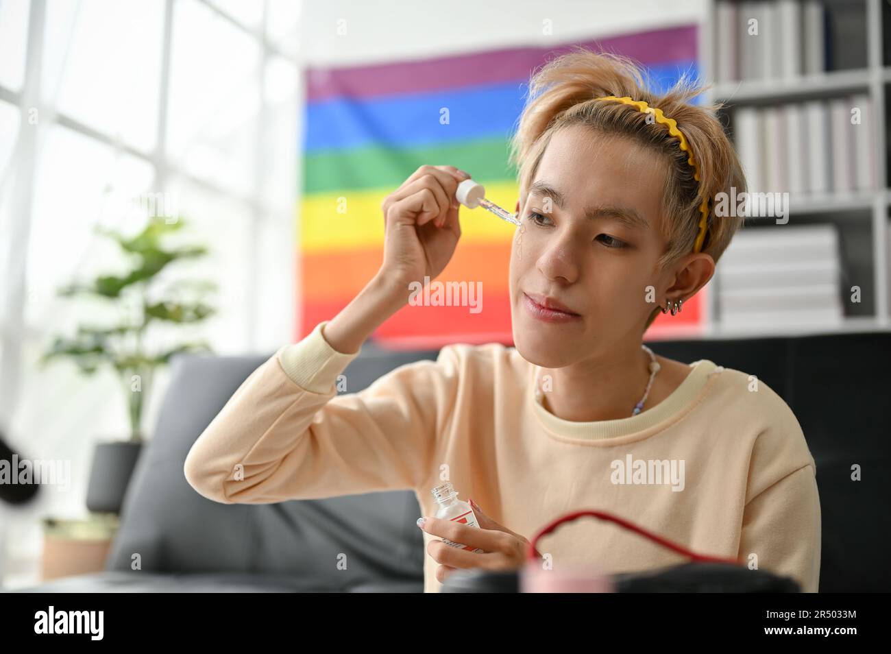 Male gay face facial hi-res stock photography and images - Alamy