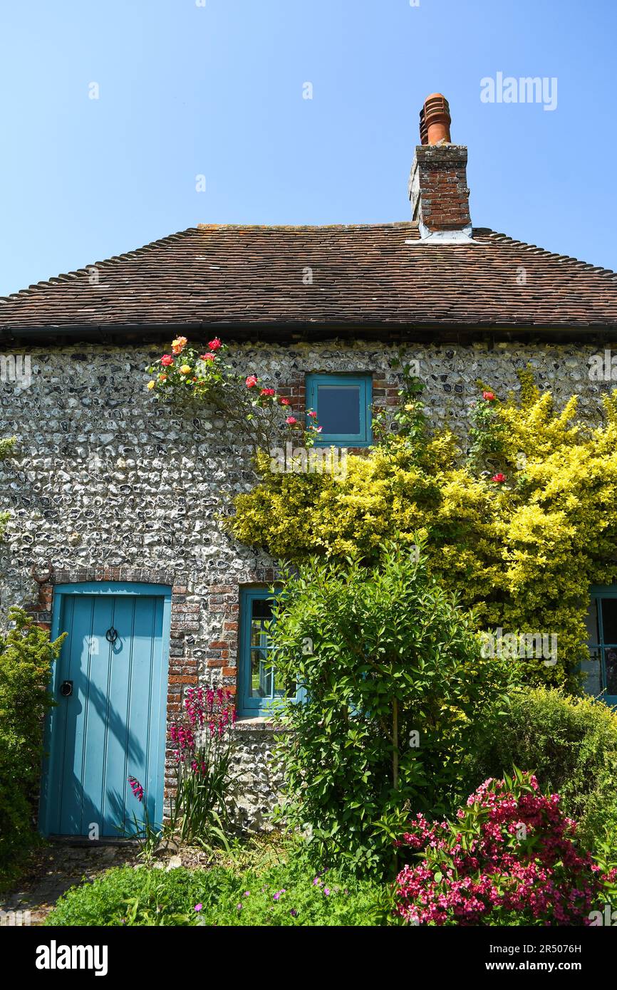 East Dean cottage and garden Stock Photo - Alamy