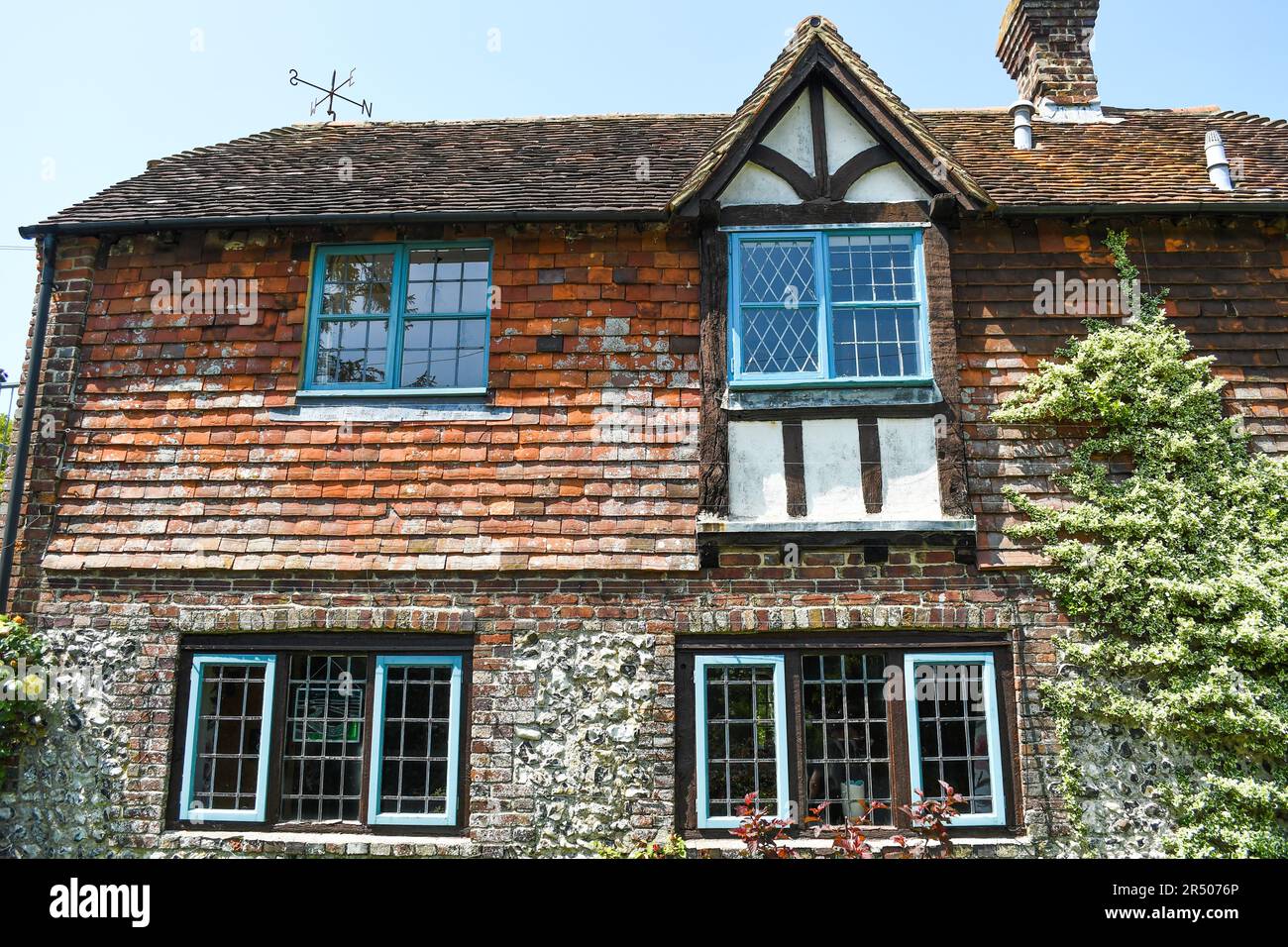 East Dean cottage and garden Stock Photo - Alamy
