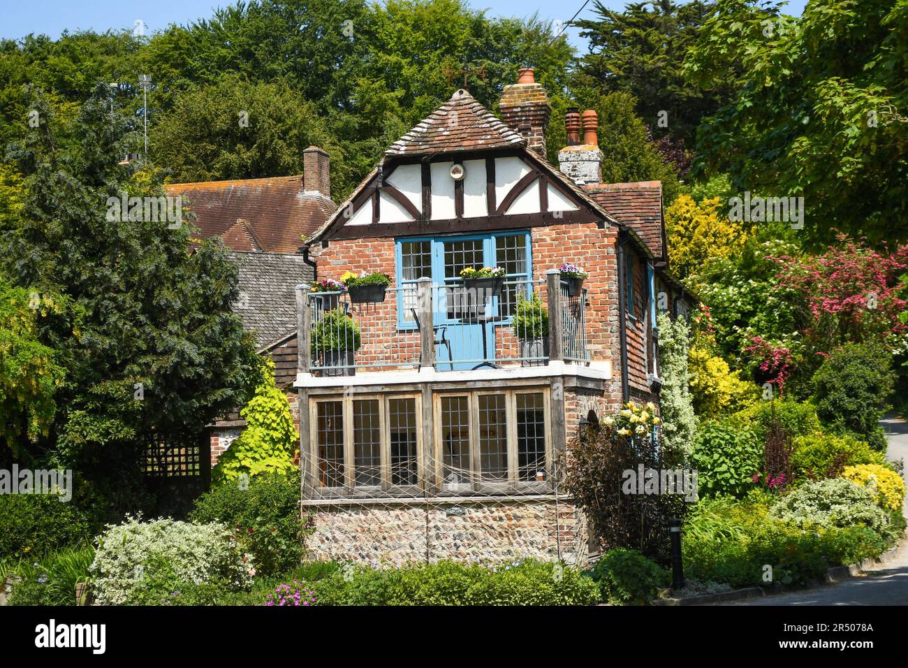 East Dean cottage and garden Stock Photo - Alamy