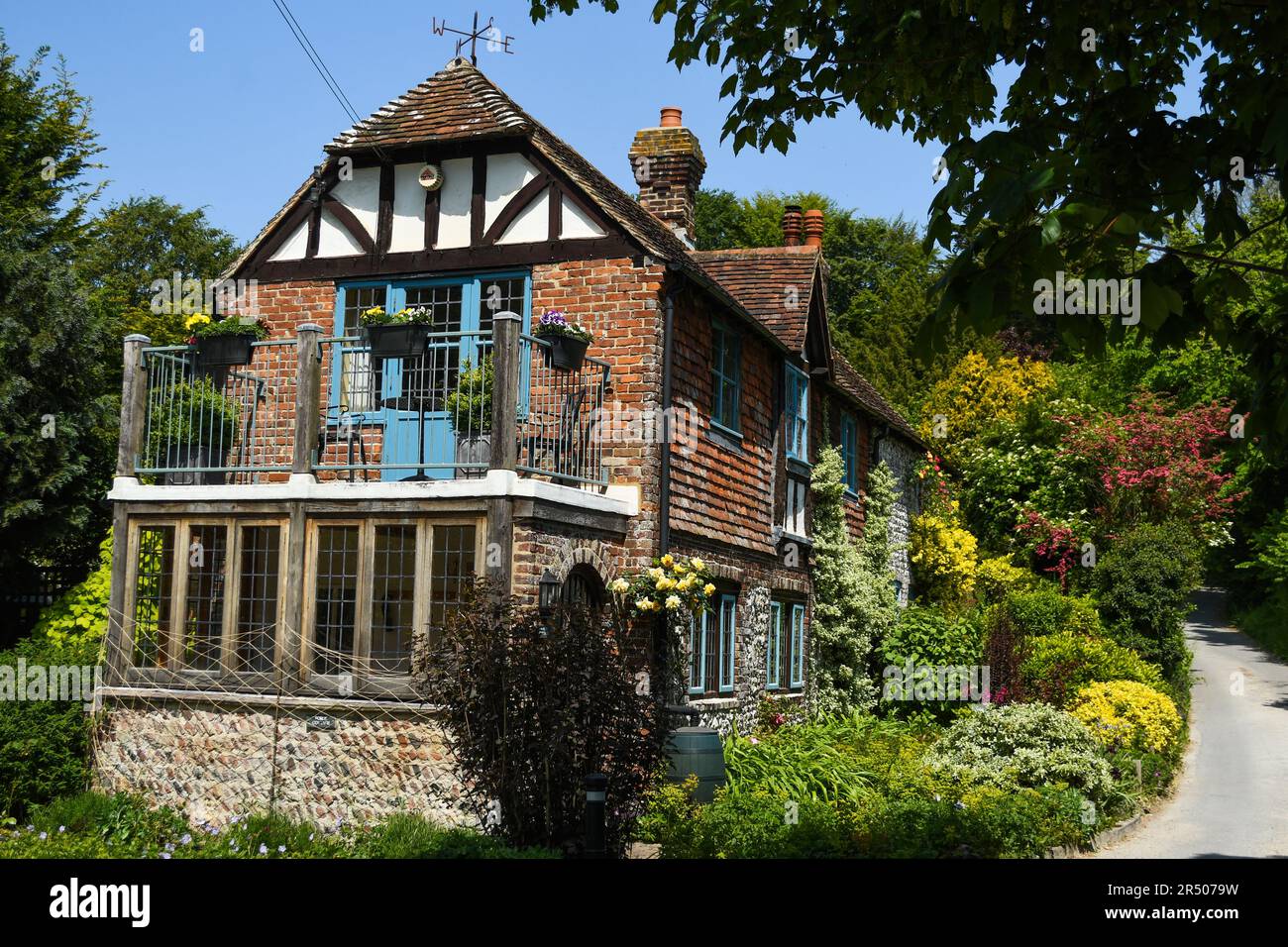 East Dean cottage and garden Stock Photo - Alamy