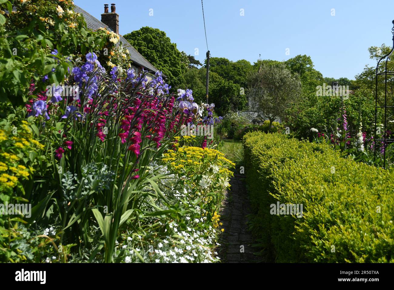 East Dean cottage and garden Stock Photo - Alamy