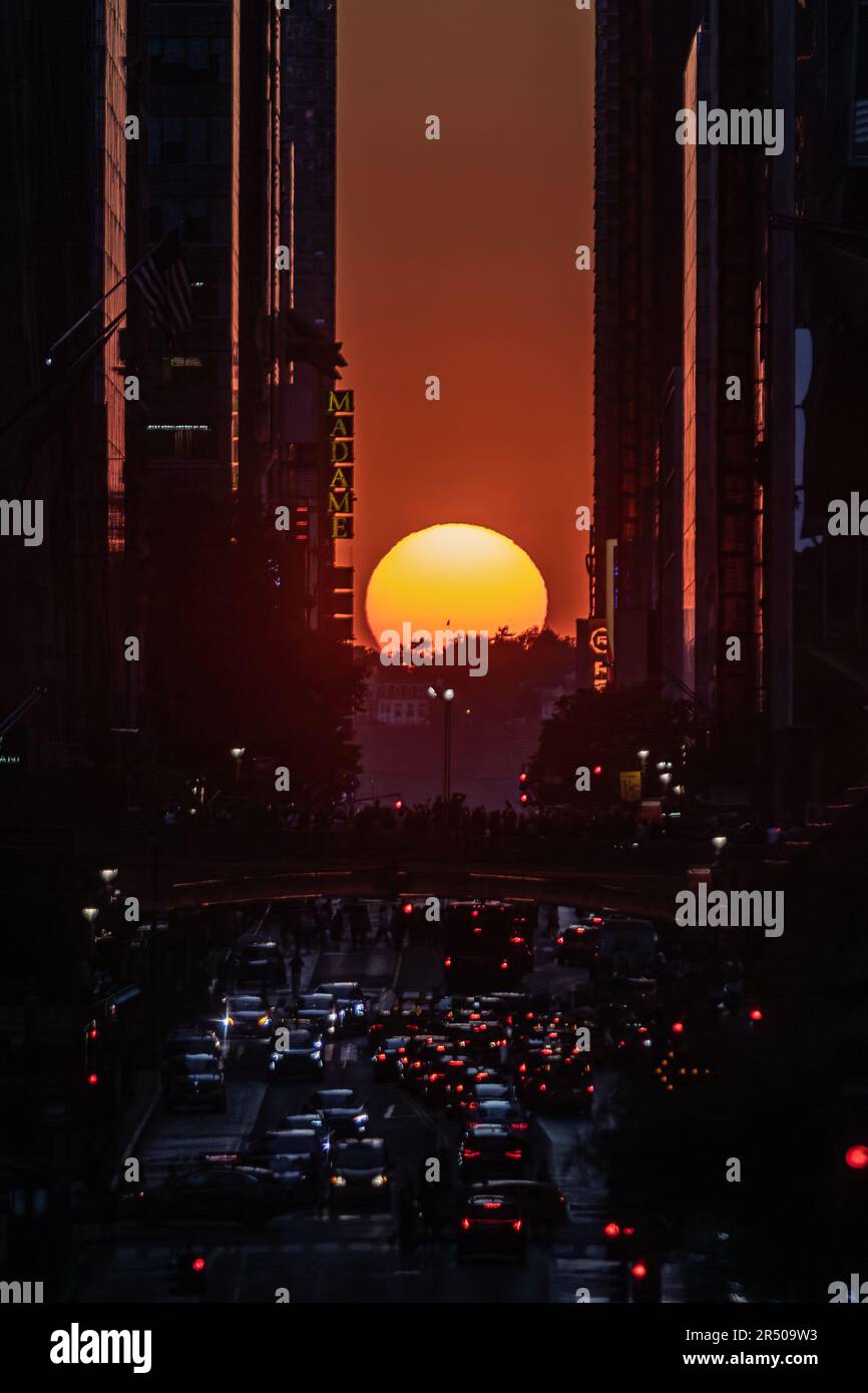 New York, New York, USA. 29th May, 2023. The Sun sets in alignment with ...