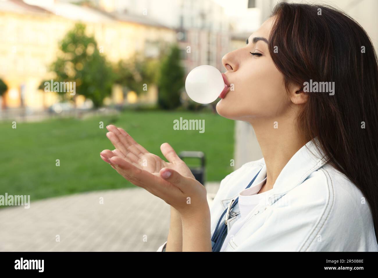 Young woman having hair blow hi-res stock photography and images - Alamy