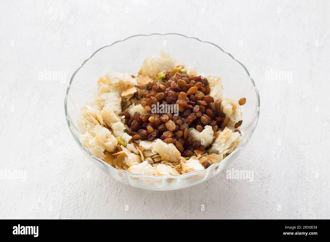 Ali dessert with raisins and nuts hi-res stock photography and images ...