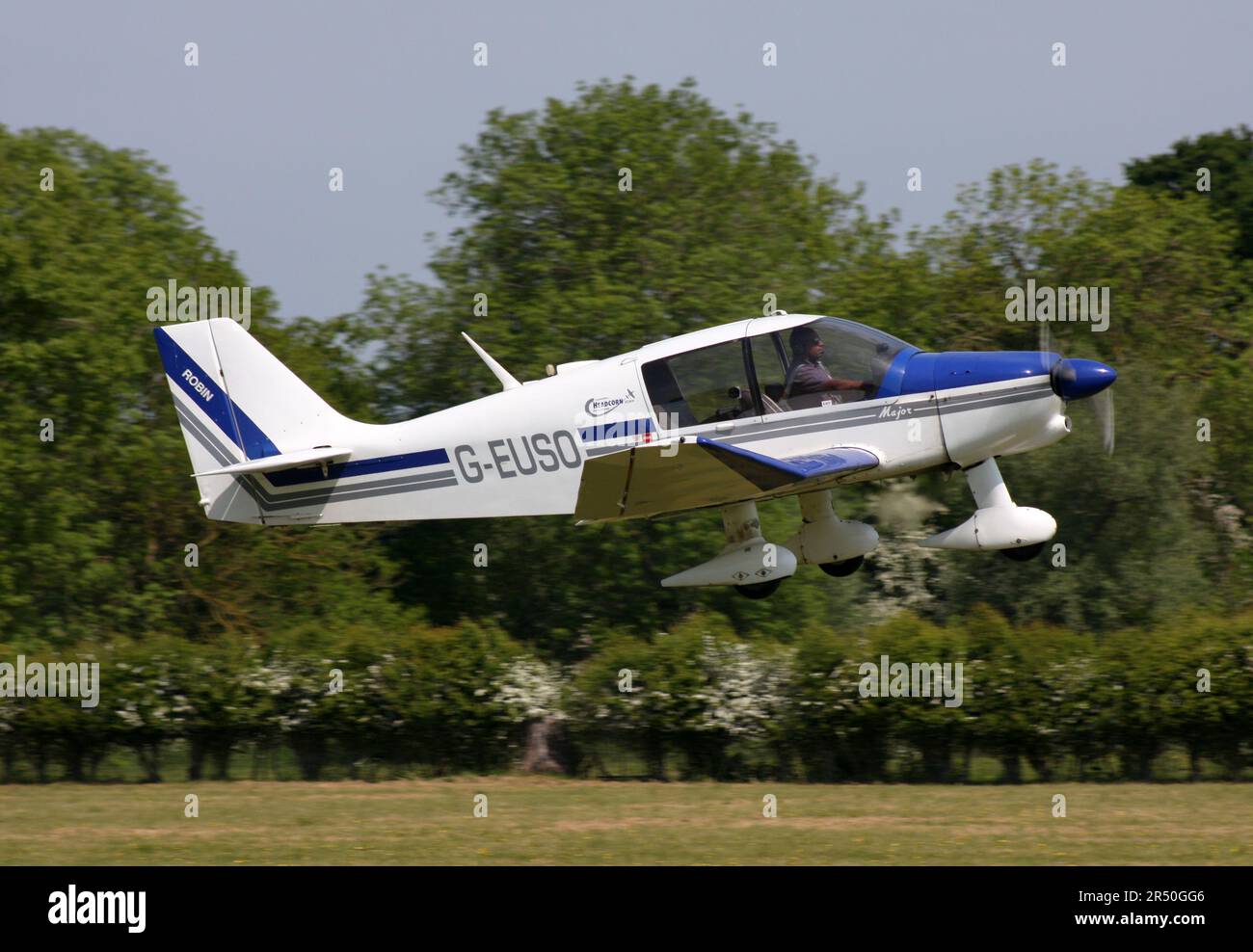 Robin dr400 hi-res stock photography and images - Alamy