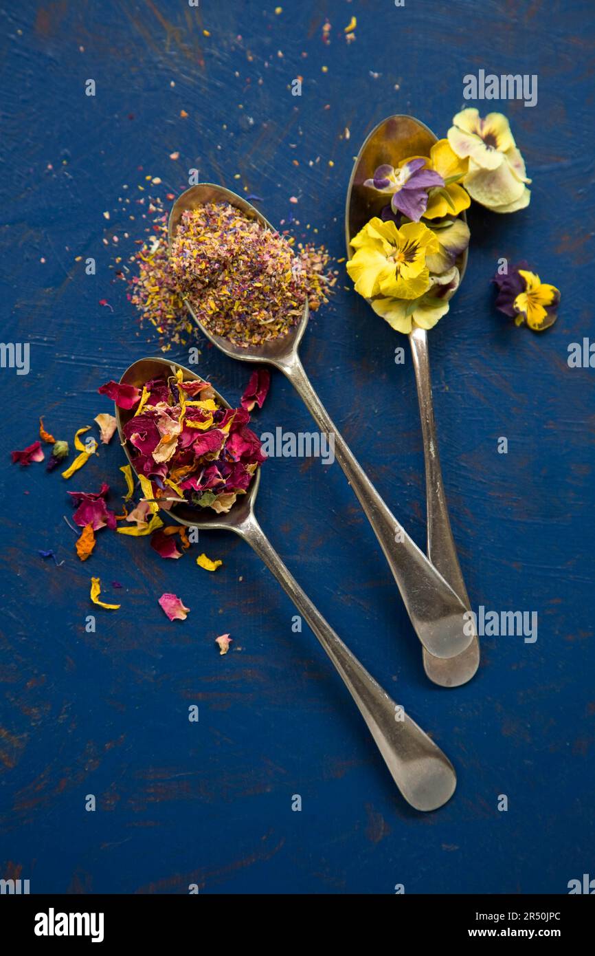 Multiple spoons hi-res stock photography and images - Alamy
