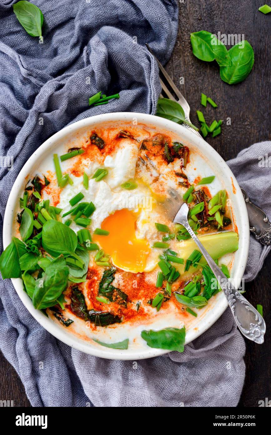 Turkish style eggs (cilbir Stock Photo - Alamy