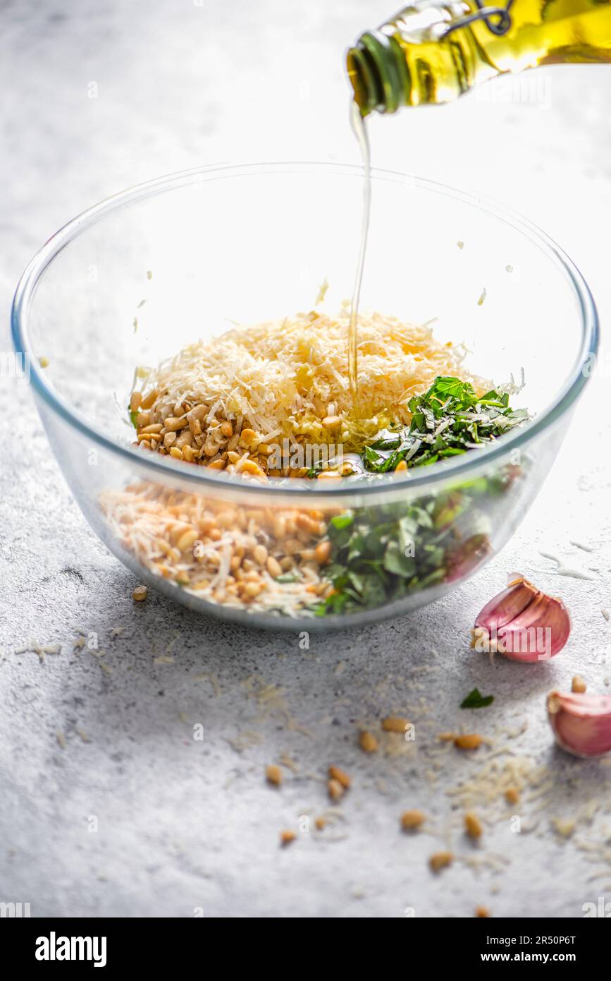 Ready made sauce pouring hi-res stock photography and images - Alamy