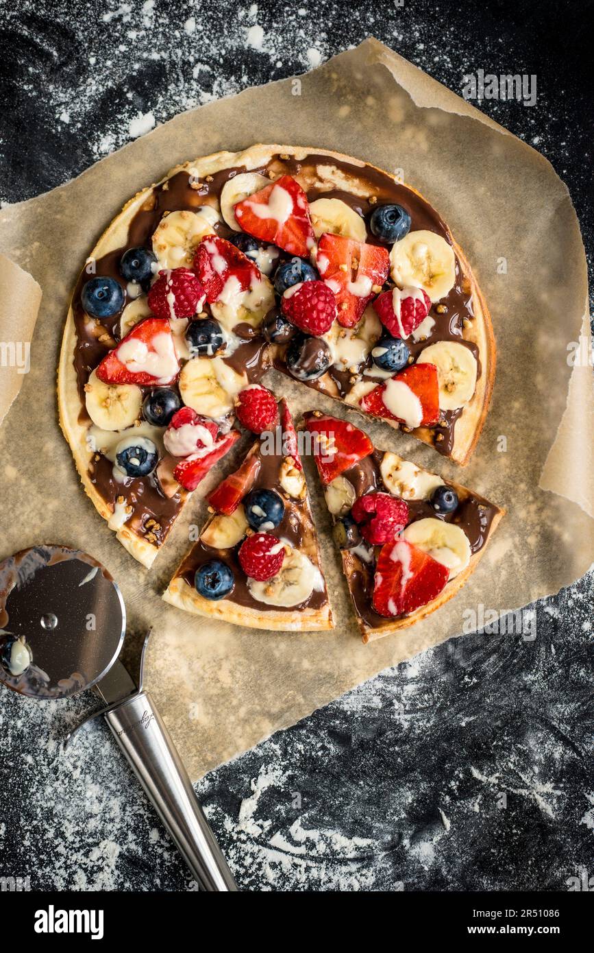Sweet pizza with fruits and berries Stock Photo - Alamy