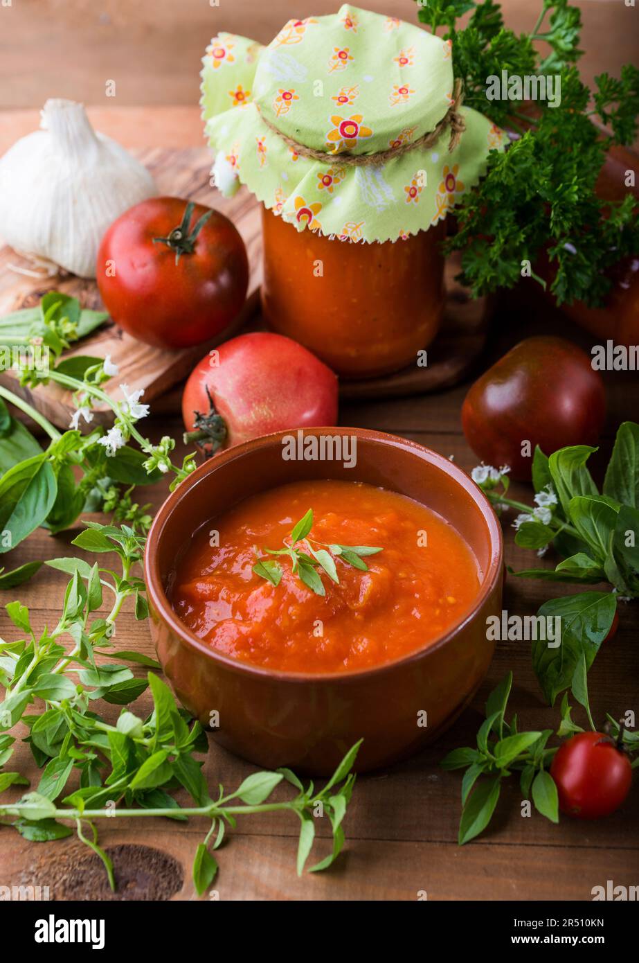 Tomato passata puree sauce hi-res stock photography and images - Alamy