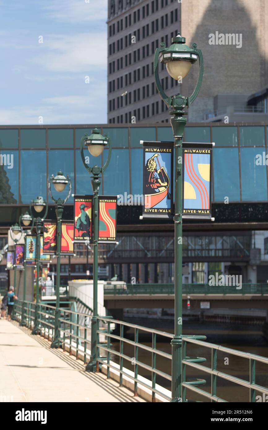 Riverside walkway hi-res stock photography and images - Alamy