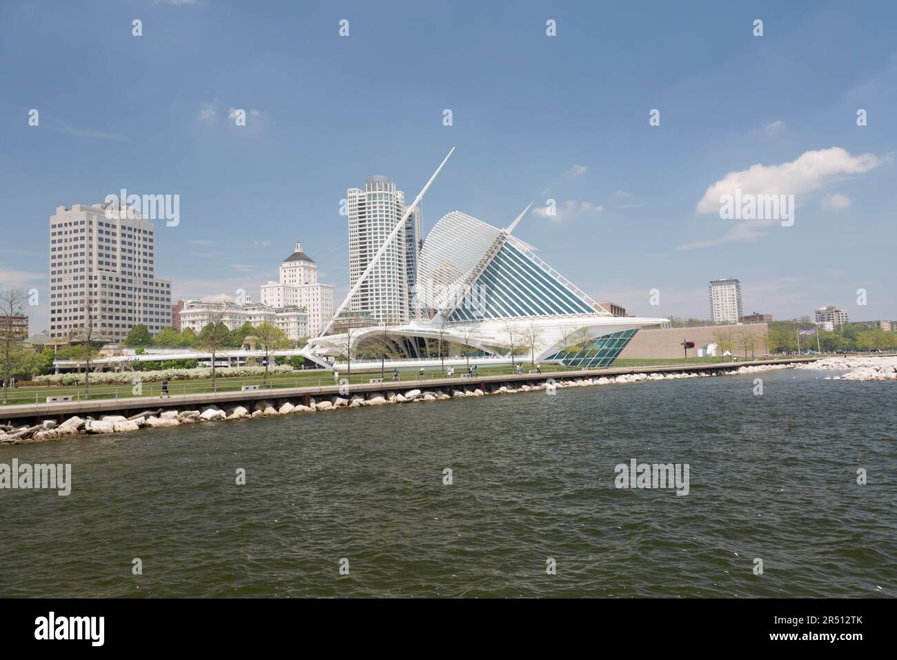 The milwaukee art museum lake hi-res stock photography and images - Alamy
