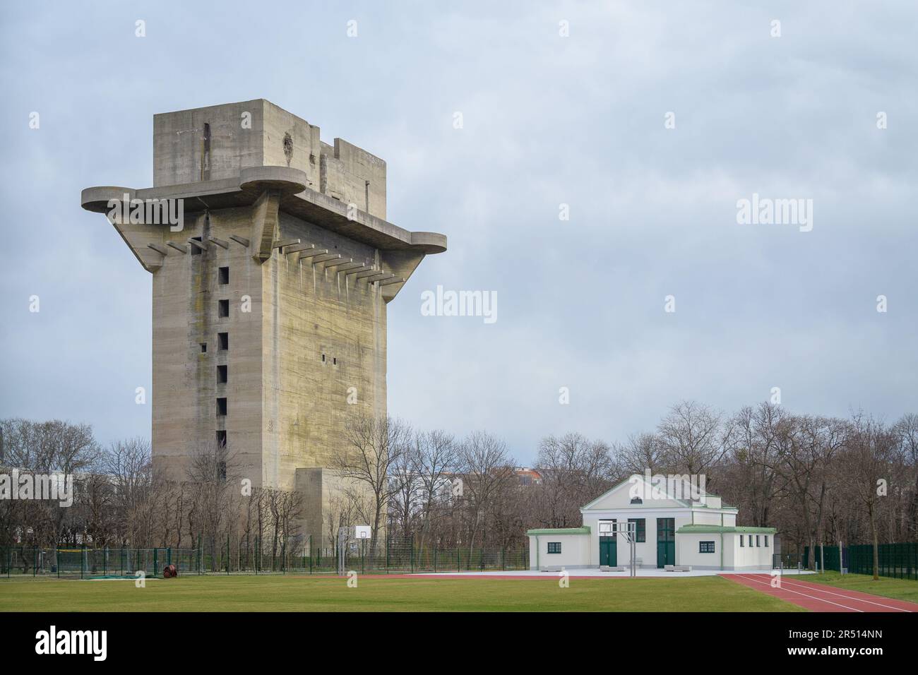 Ww2 flak hi-res stock photography and images - Alamy