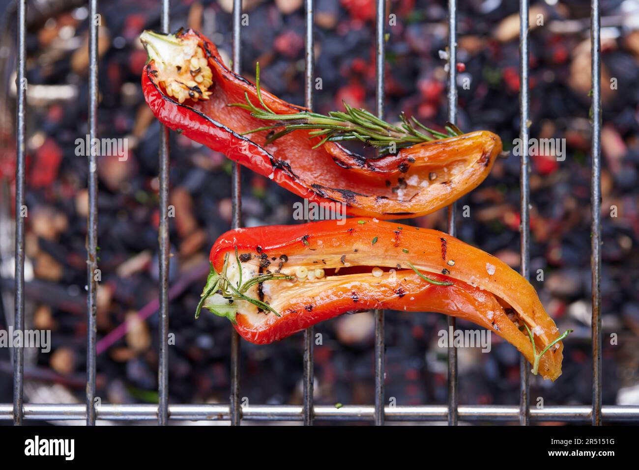 Red bell peppers plan view hi-res stock photography and images - Alamy