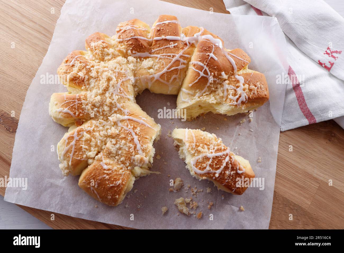 Small yeast cake hi-res stock photography and images - Alamy