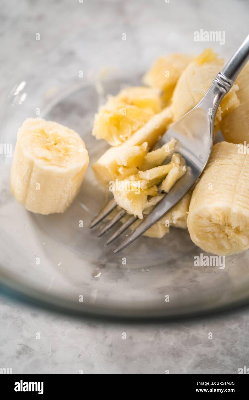 Mashed ripe bananas hi-res stock photography and images - Alamy