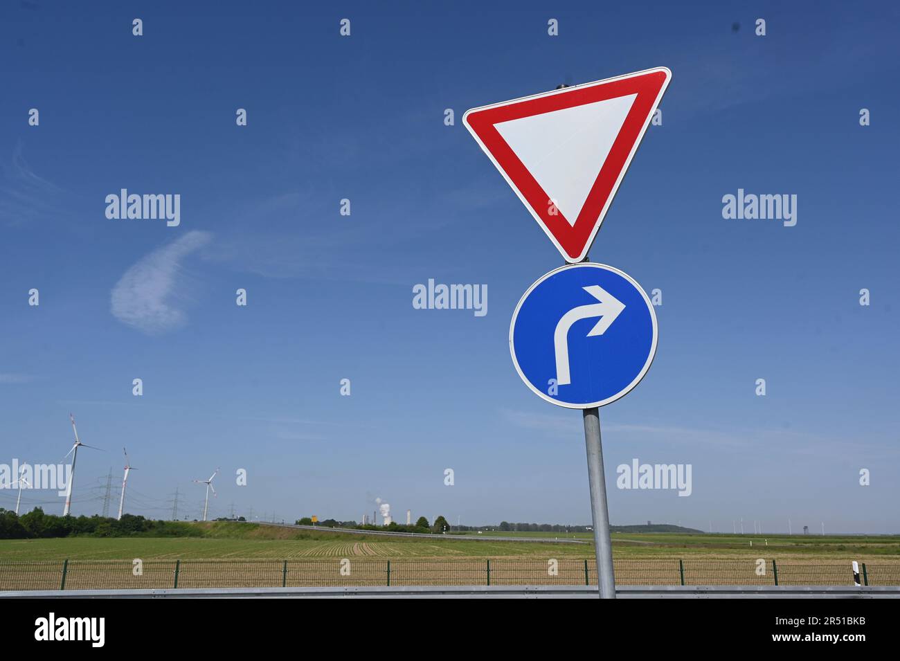 28 May 2023, North Rhine-Westphalia, Düren: Traffic sign respect right ...