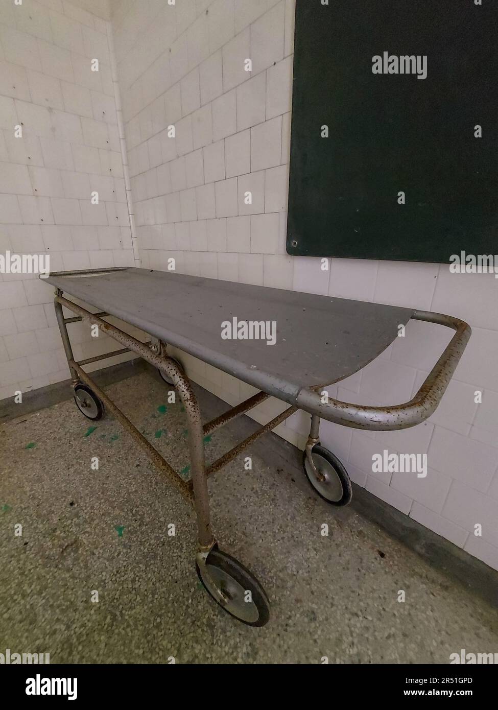 NORTHERN WALES, UK: CREEPY IMAGES of a Welsh abandoned Morgue that is ...