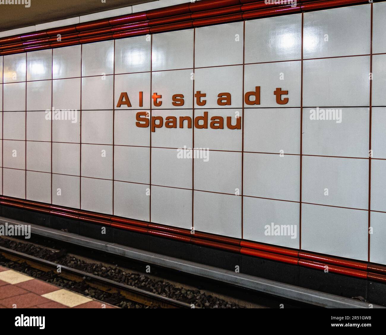 Station name of white tiled wall hi-res stock photography and images - Alamy